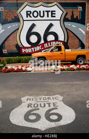 Route 66 memorabilia - Route 66 shield at Pontiac, Livingston County ...
