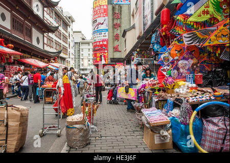 Old Shanghai Bazaar near Chenghuang Miao (City God Temple) Shanghai ...