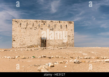 Ruins of the old city of Ubar in the Rub al-Khali desert at Shisr ...