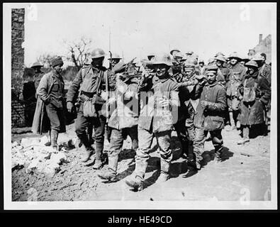 Boche machine gun crew captured with their gun Stock Photo - Alamy