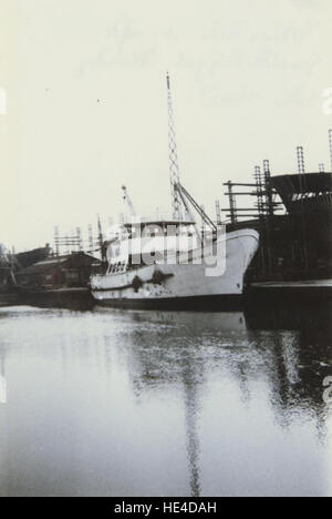 A historical photograph of the Grovehill shipyard in Beverley, with the ...