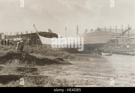 Trawler launch, Grovehill shipyard, early 1950s, Beverley, Black, Cook ...