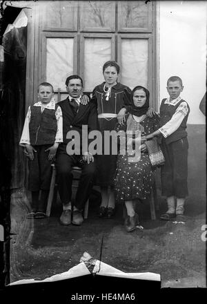 Two portraits from Costică Acsinte Archive, Ialomita, Romania ...