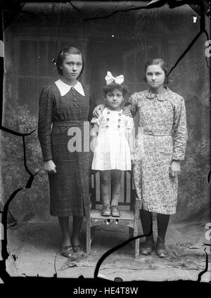 Mamă cu doi copii Stock Photo - Alamy