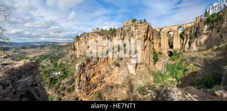 Panorama of the picturesque town of Ronda in the evening sunlight ...