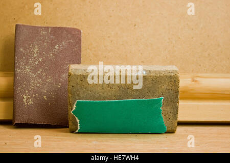 Sanding block and sandpaper Stock Photo - Alamy
