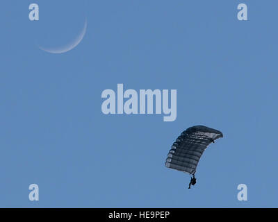 US Army Special Forces free fall during parachute training of high ...