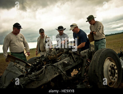 Law enforcement from agencies including the U.S. Marshals Fugitive Task ...