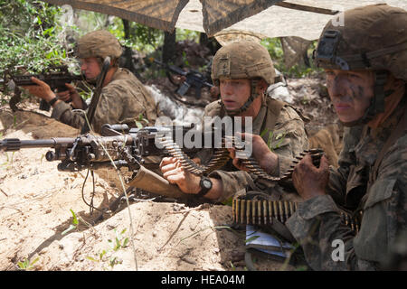 A U.S. Army Ranger assigned to Bravo Company, 2nd Battalion, 75th ...
