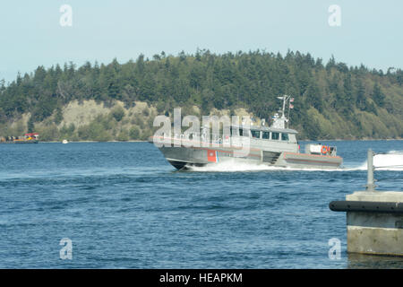 A Coast Guard 64-foot Special Purpose Craft-Screening Vessel (SPC-SV ...