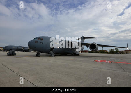 C-17 Globemaster III from Papa Air Base, Hungary, lands at Aviano Air ...