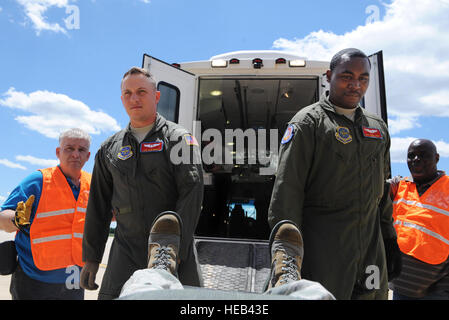 Staff Sgt. Irwin Jones, left, 375th Aeromedical Evacuation Squadron ...