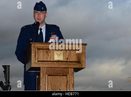 U.S. Air Force Col. Sean Lowe, 48th Operations Group commander, left ...