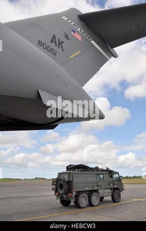 A member of the Royal Australian Air Force No. 1 Security Forces ...