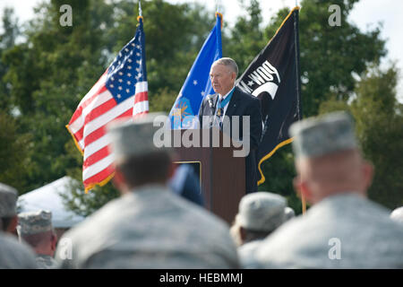 Retired Army Col. Walter Marm Jr., a Medal of Honor recipient, meets ...