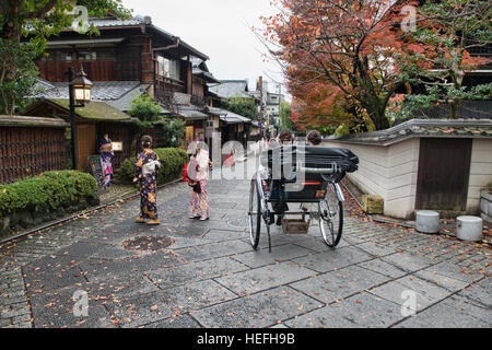 Sightseeing by jinrickshaw in Higashiyama, Kyoto, Japan Stock Photo - Alamy