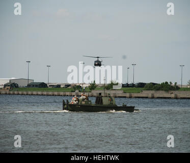 Members of the Louisiana National Guard’s 2225th Multi-Role Bridge ...