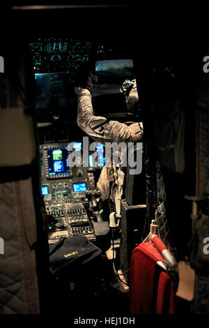 A CH-47F Chinook helicopter pilot from the 4th Infantry Division ...