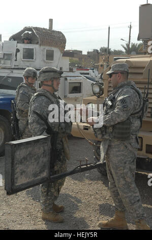 Iraqi national police leadership conducts a transfer of authority ...