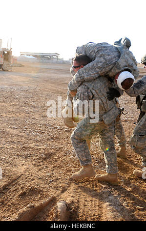 Soldiers from the 194th Military Police Company, 716th Military Police ...