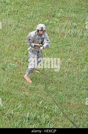 Soldiers complete Rappel Master certification at Fort Pickett ...