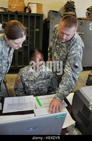 Soldiers from the Virginia National Guard's Company D, 3rd Battalion ...