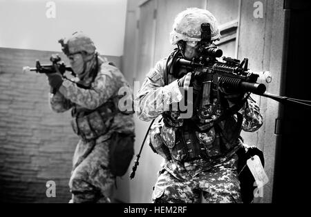 Soldiers from 57th Military Police Company, 728th Military Police Stock ...