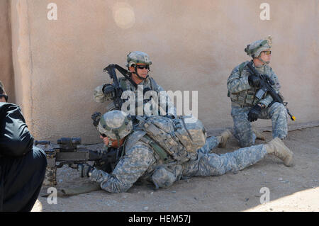 Soldiers pull security at a mock Afghan village in Fort Bliss, Texas ...