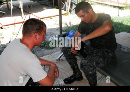 Soldiers from the 65th MP (Military Police) Company Airborne, 503rd MP ...