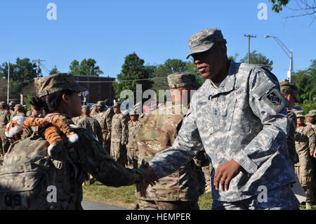 Maj. Gen. Leslie Smith, Fort Leonard Wood commanding general, welcomes ...
