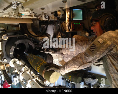 A U.S. Army Paladin M109 155 mm self-propelled howitzer in the Fort ...