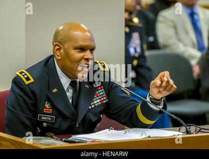 Maj. Gen. Leslie Smith, Fort Leonard Wood commanding general, welcomes ...