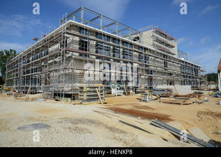 Construction crews build the Vilseck Army Health Clinic at Rose ...
