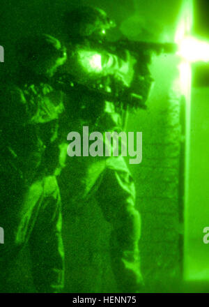 Soldiers assigned to the 324th Military Police Battalion deplane the ...