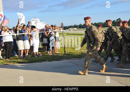 Paratroopers assigned to "2 Fury", 2-508th Parachute Infantry Regiment ...