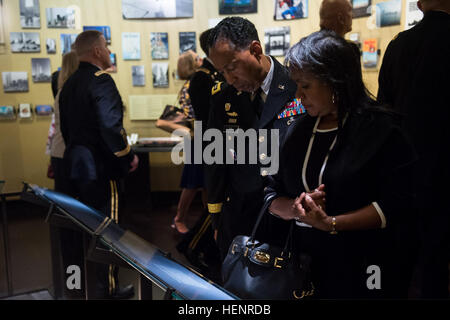 Army Materiel Command commander Gen. Gus Perna honors Daniel Elder, at ...