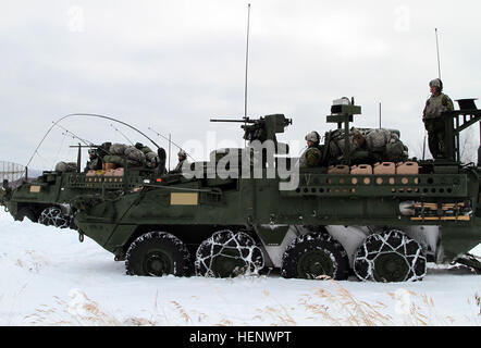 Soldiers from the 1st Battalion, The Princess of Wales Royal Regiment ...