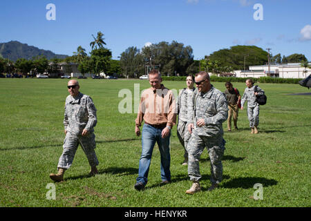 Brig. Gen Sean Ryan, right, commander, 71st Troop Command, Texas Army ...