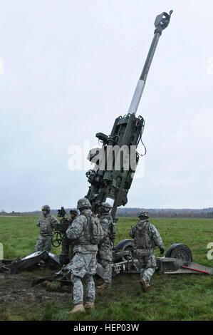 Dragoon Troopers from Charlie Battery, Field Artillery Squadron, 2nd ...