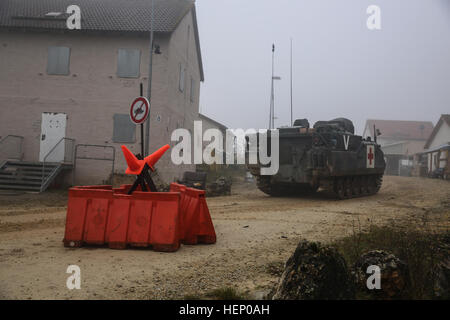 Dutch soldiers of the 42nd Mechanized Infantry Battalion, 41st Armored ...