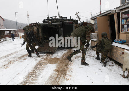 Dutch soldiers of the 42nd Mechanized Infantry Battalion, 41st Armored ...