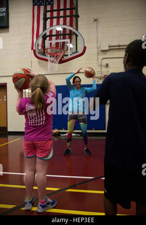 Seattle Storm guard Sue Bird (10) sets up a play during the second half ...