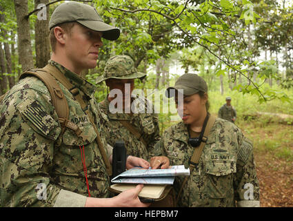 Charlie Company, 112th Signal Battalion Soldiers perform Preventative ...
