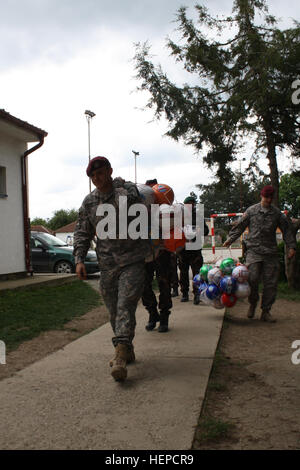 Soldiers from 1st Squadron, 40th Cavalry Regiment, 4th Brigade Combat ...
