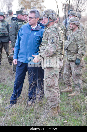 U.S. Army Col. Michael Kloepper, left, commander of 173rd Airborne ...