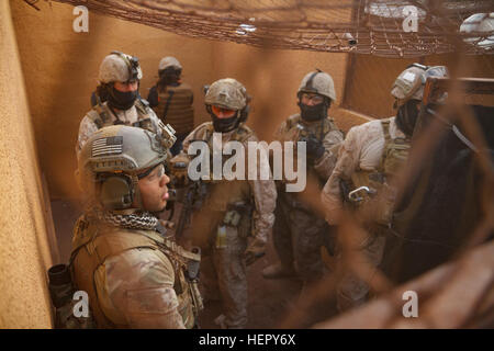 Chile Special Operation commandos and US Special Forces soldiers ...