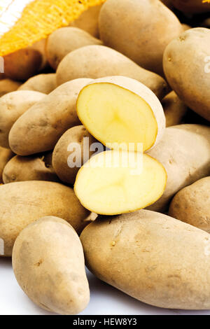raw unpeeled potatoes Stock Photo - Alamy