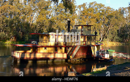 Paddle-steamer Emmylou, cruising the Murray river near the historic ...