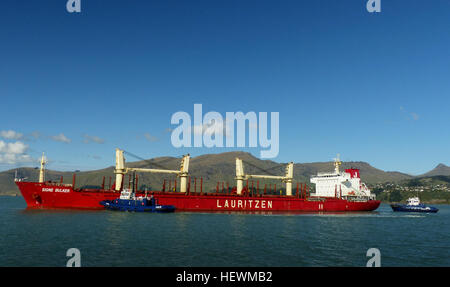 The bulk carrier with IMO number 9497165, registered under the flag of ...