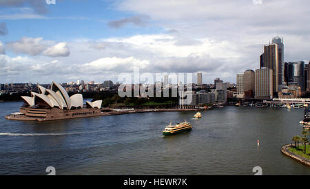 Design and innovation, the Sydney Opera House, Monumental Steps, Sails ...